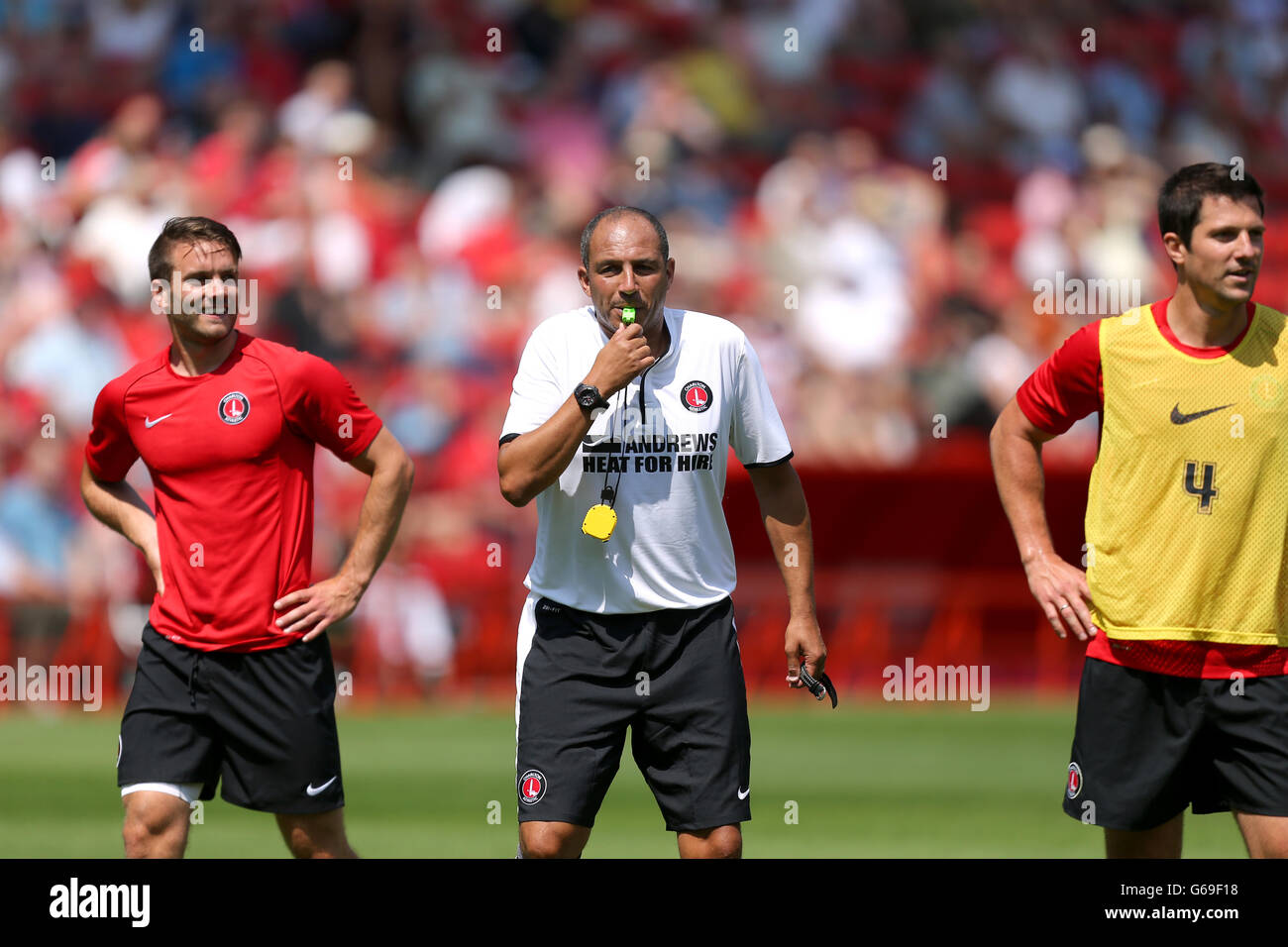 Charlton athletic team training session hi-res stock photography and ...