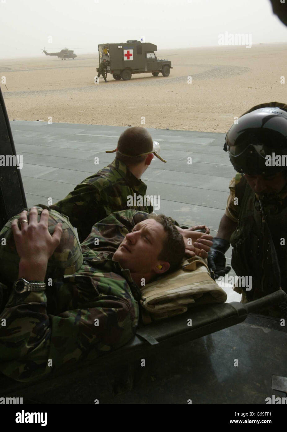 Soldier 33 field hospital hi-res stock photography and images - Alamy