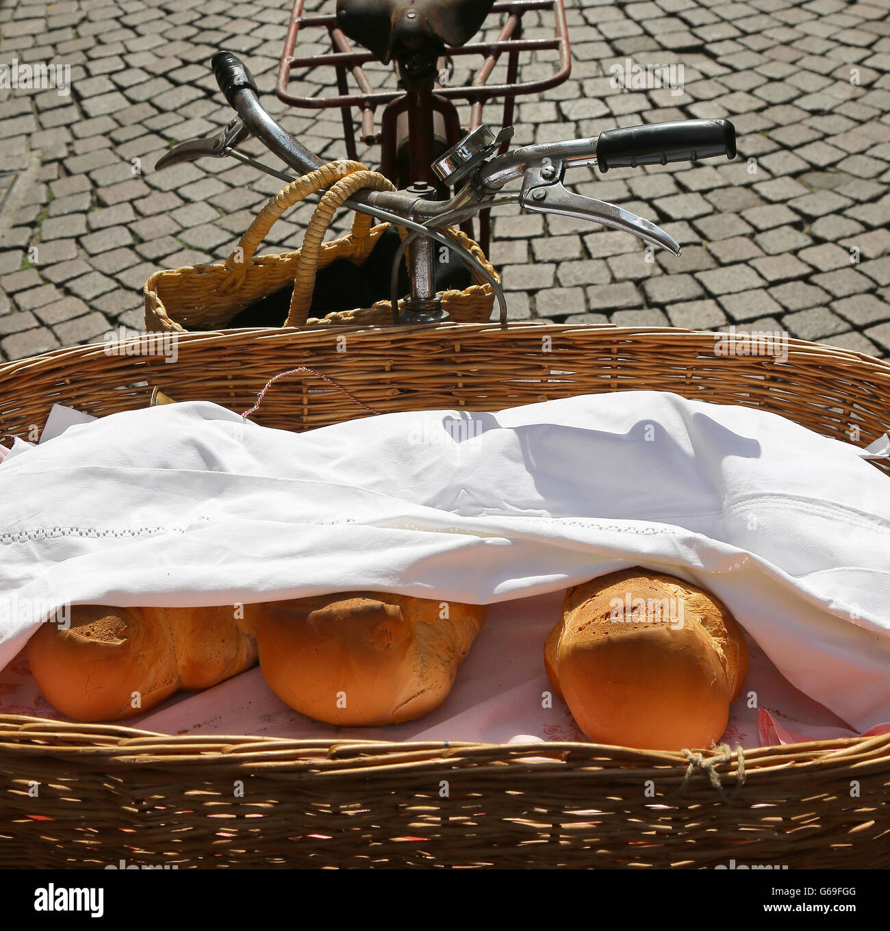 Old bakery bike hi-res stock photography and images - Alamy