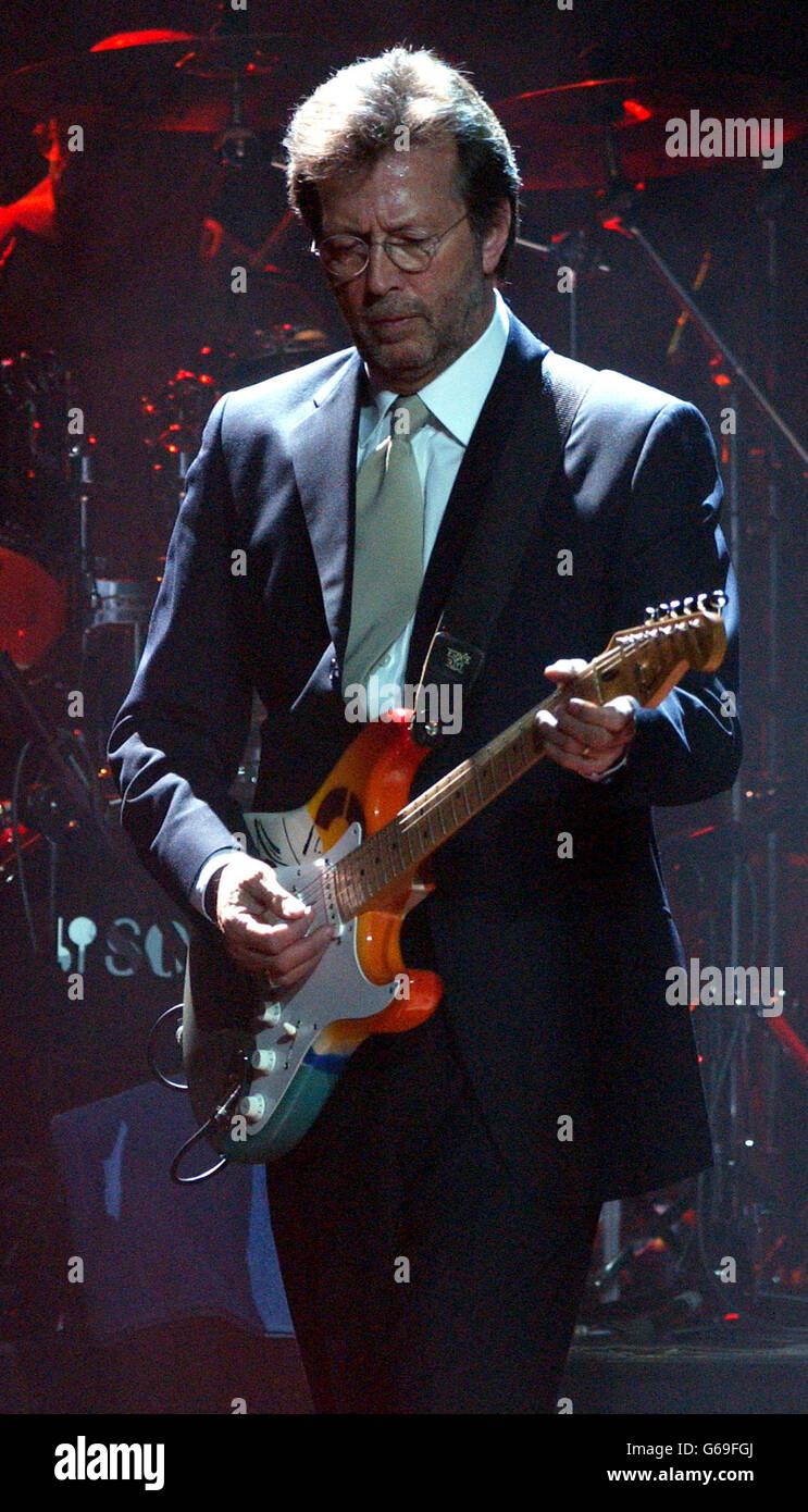Eric clapton on stage hi-res stock photography and images - Alamy