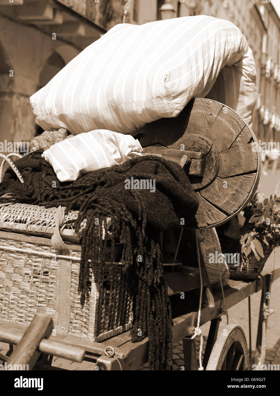 Poor immigrant family hi-res stock photography and images - Alamy
