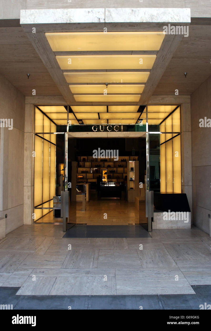 The gucci store on north rodeo drive in beverly hills hi-res stock ...