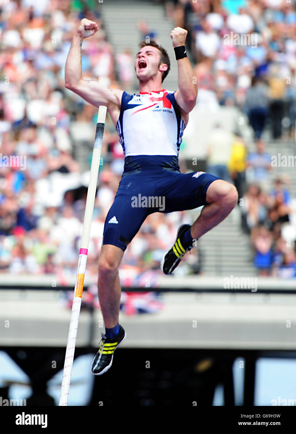 Pole vaults hi-res stock photography and images - Alamy