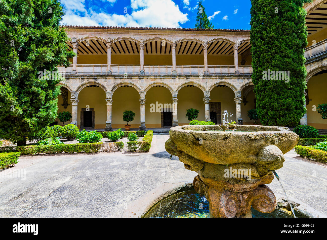Monastery yuste founded hieronymite order hi-res stock photography and ...