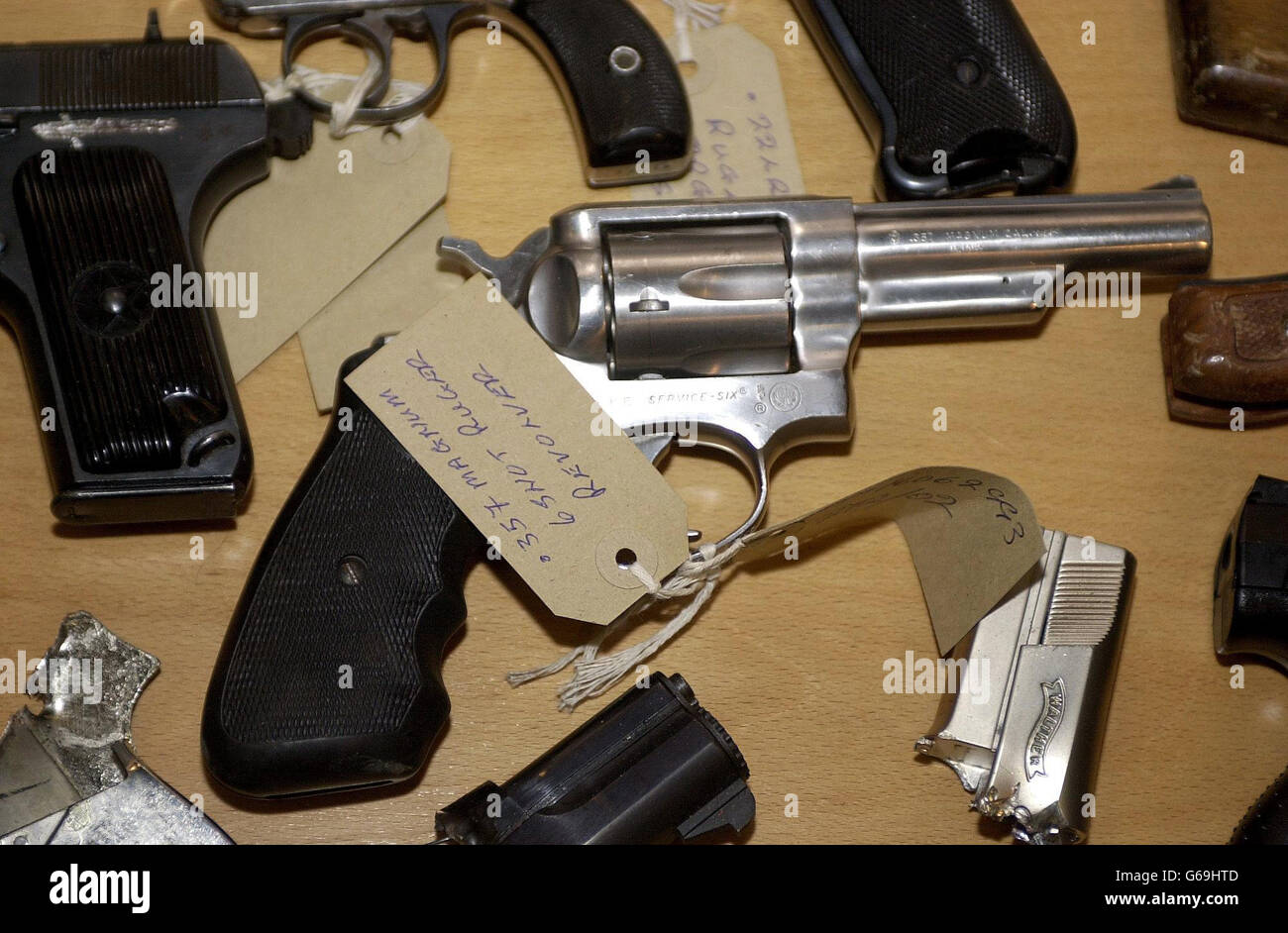 National firearms amnesty hi-res stock photography and images - Alamy