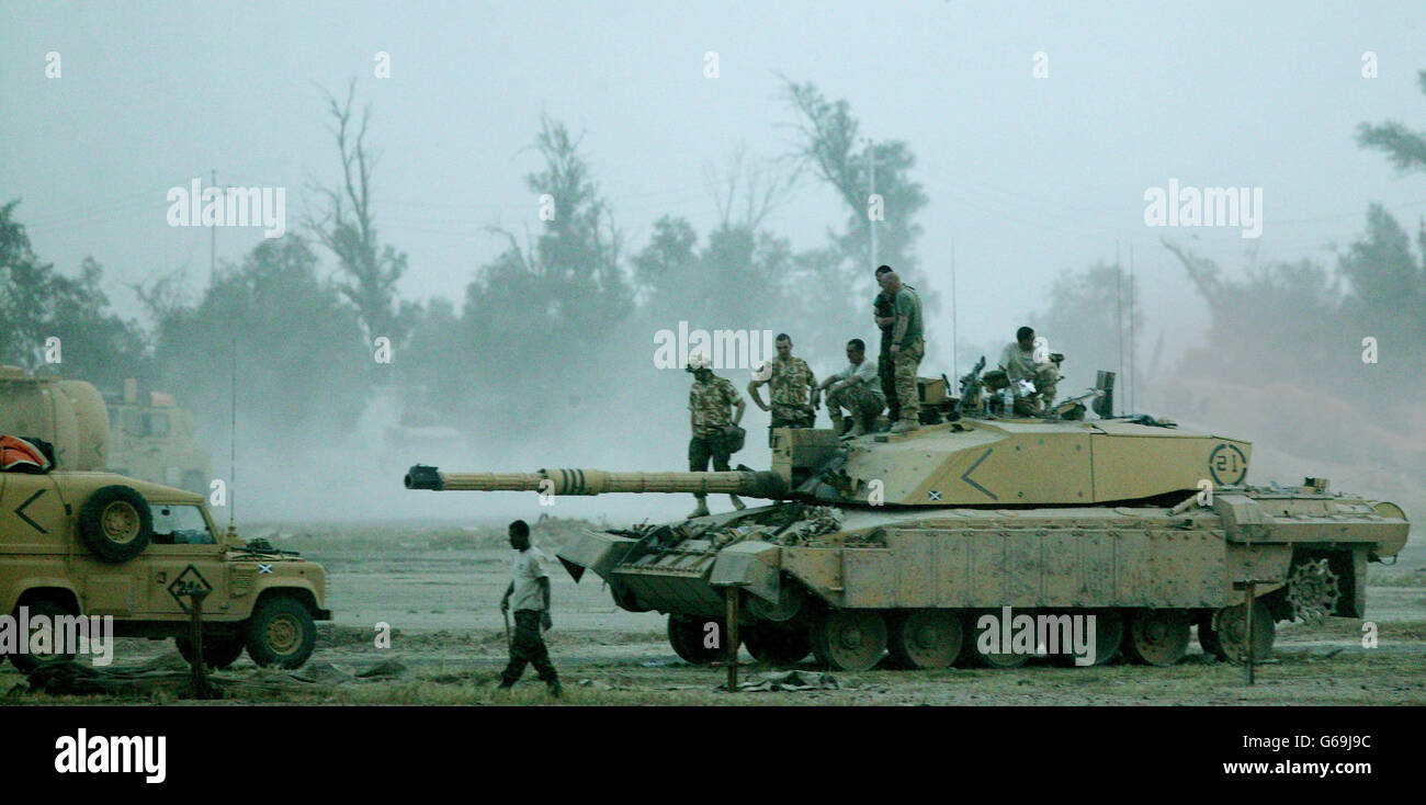 Iraq war 2003 tank hi-res stock photography and images - Alamy