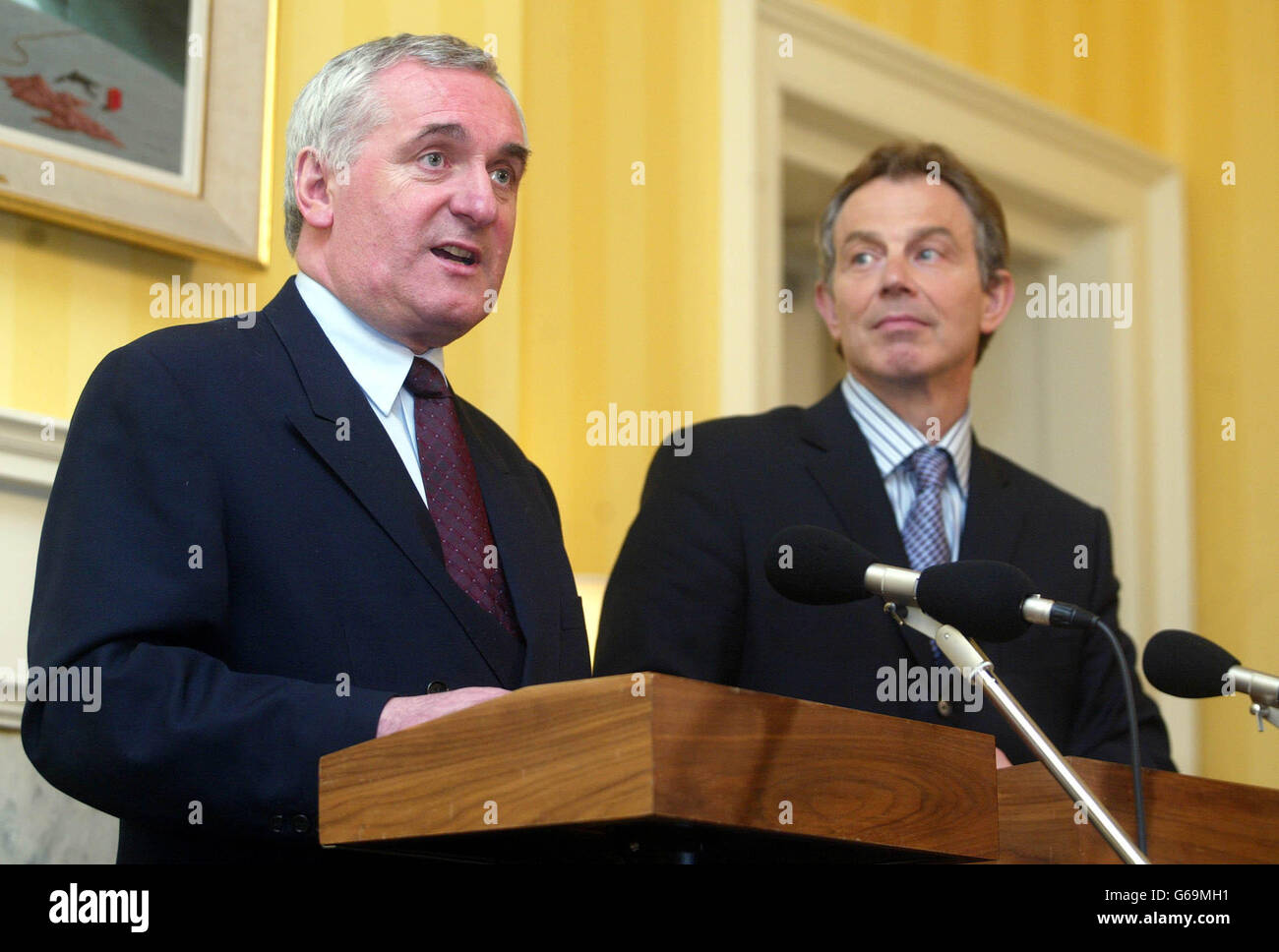 Tony Blair & Bertie Ahern Stock Photo - Alamy