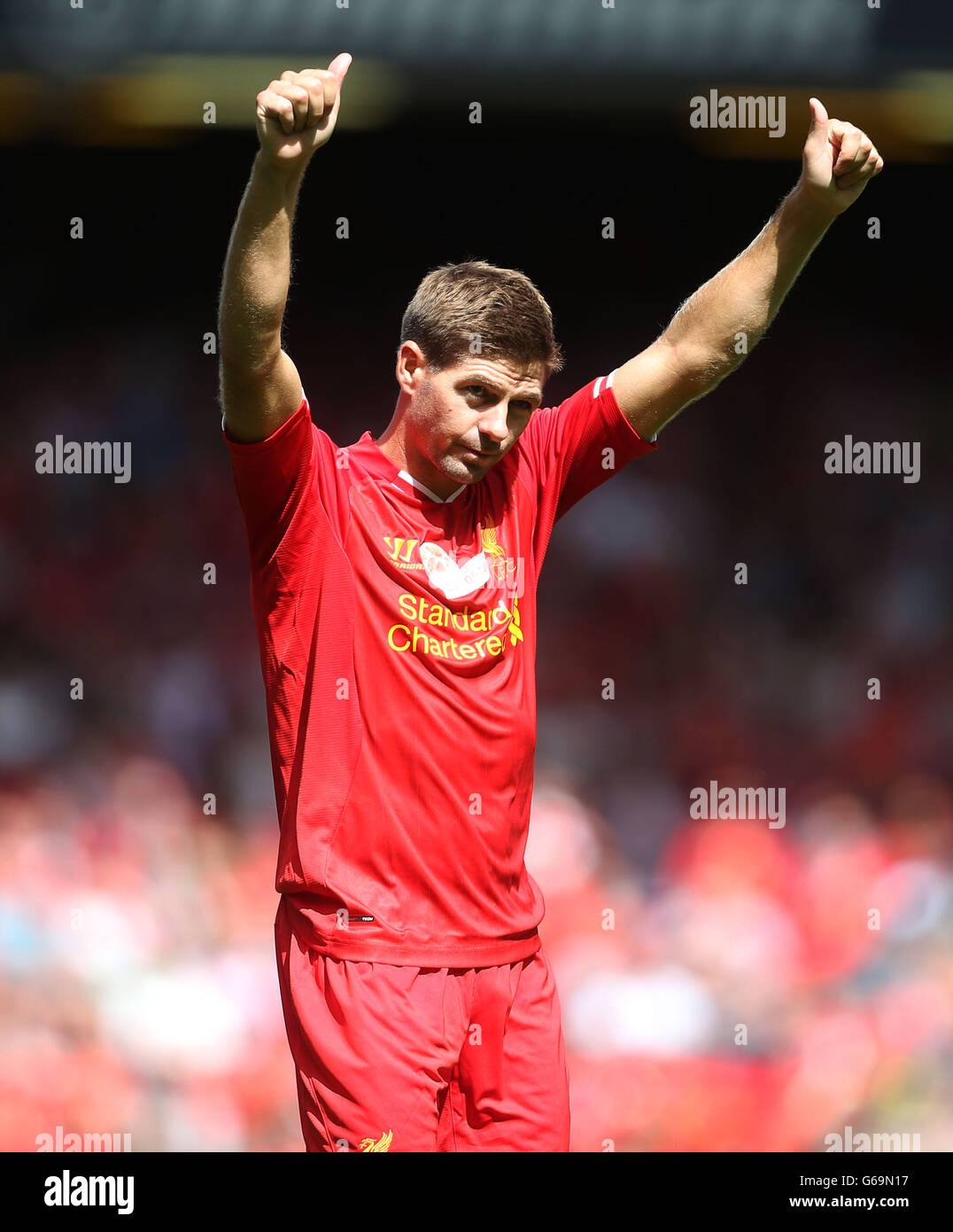 Liverpools steven gerrard friendly anfield hi-res stock photography and ...