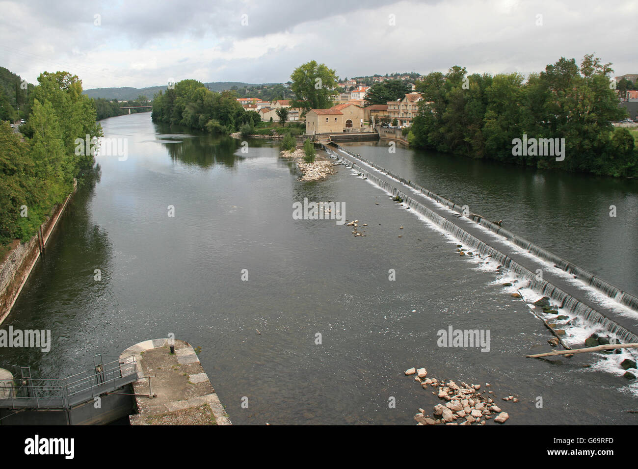 The river Lot in Cahors (France Stock Photo - Alamy