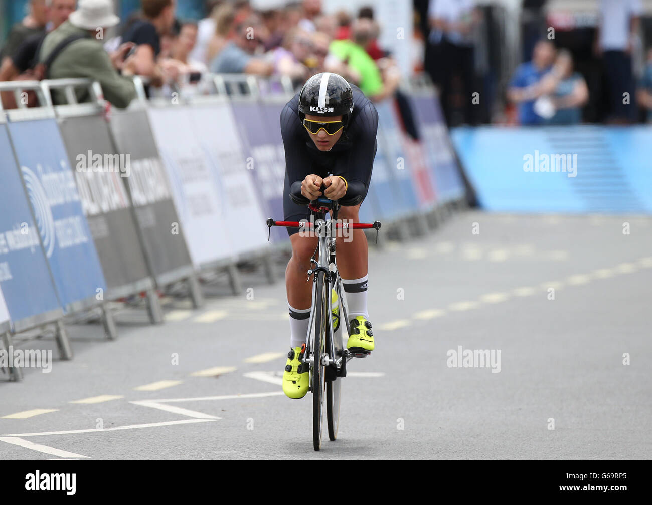 Jesse yates competes hi-res stock photography and images - Alamy