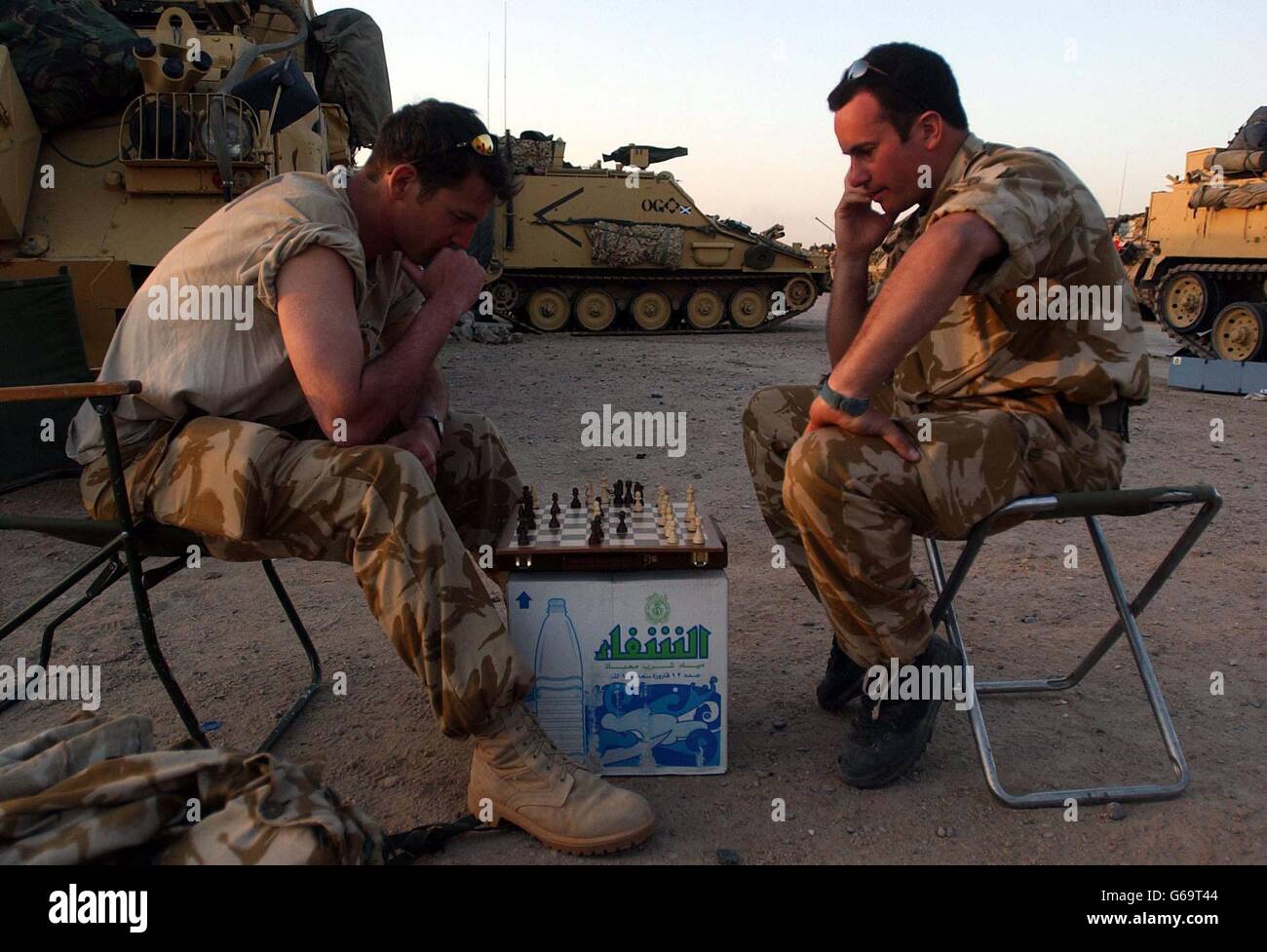 British Soldiers in Iraq Stock Photo - Alamy