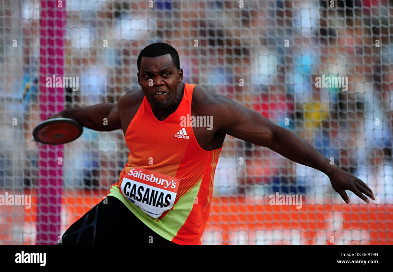 10002 athletics london discus hi-res stock photography and images - Alamy