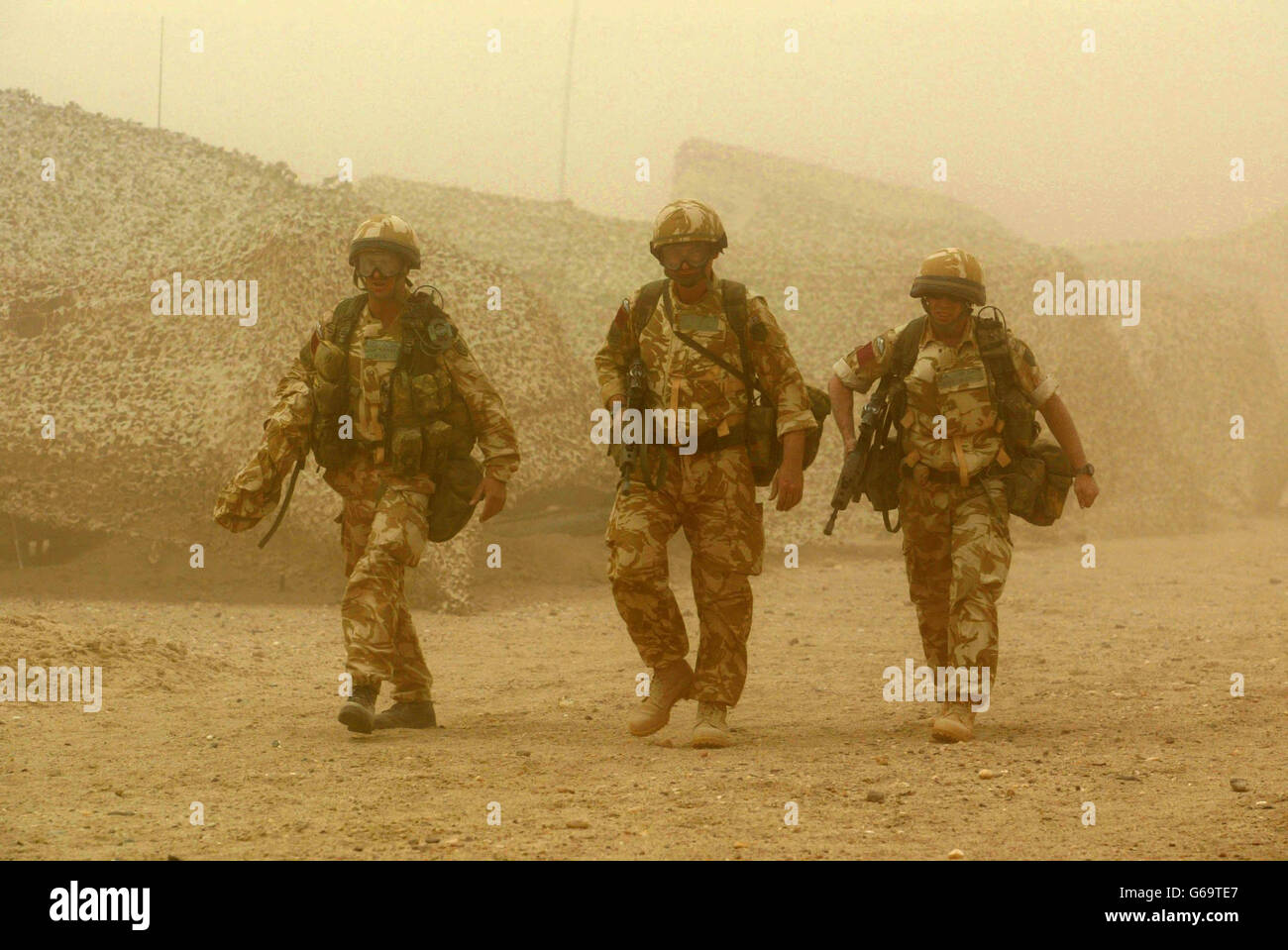 Paras uniform hi-res stock photography and images - Alamy