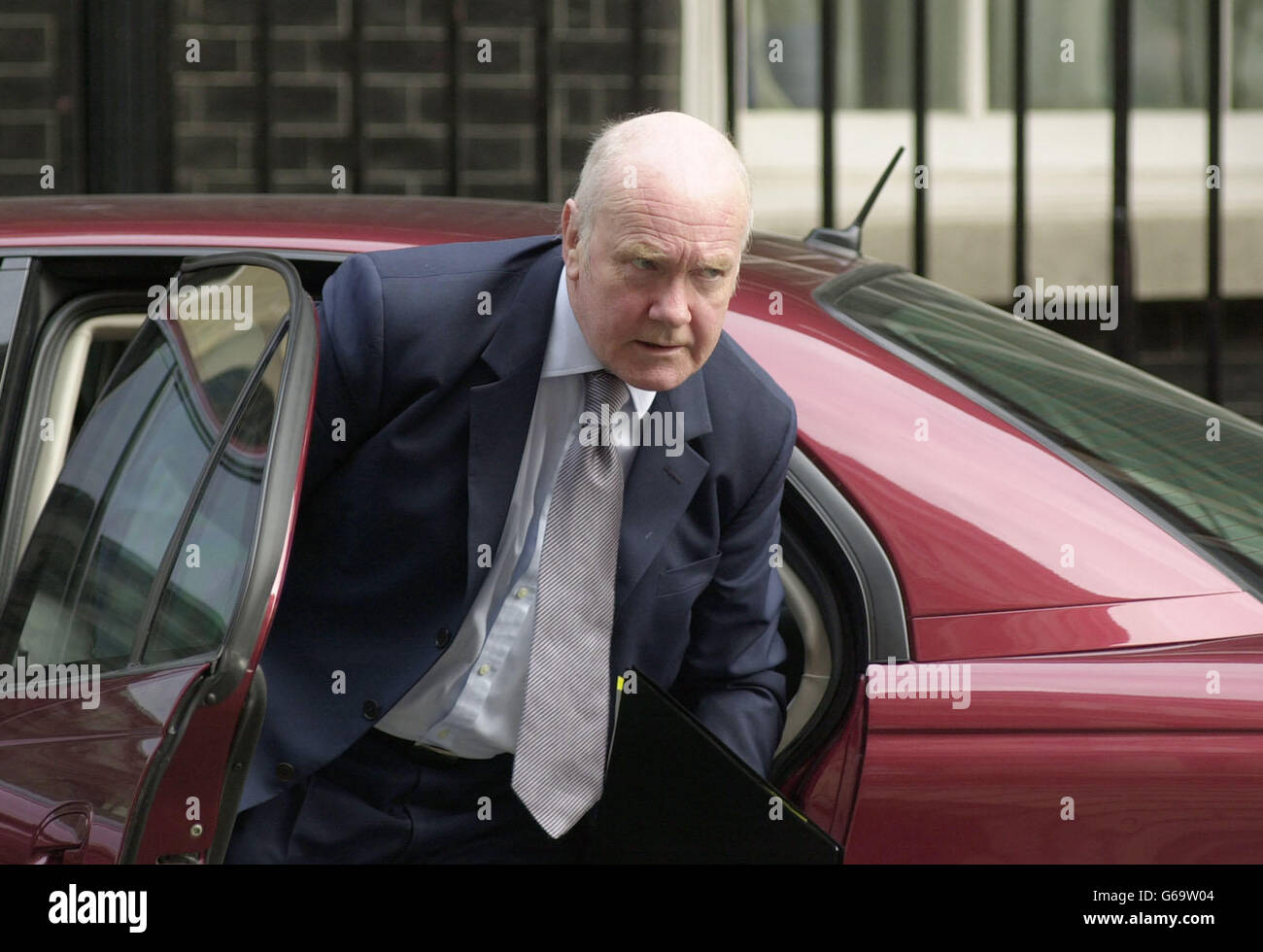 John reid arrives 10 downing street hi-res stock photography and images ...