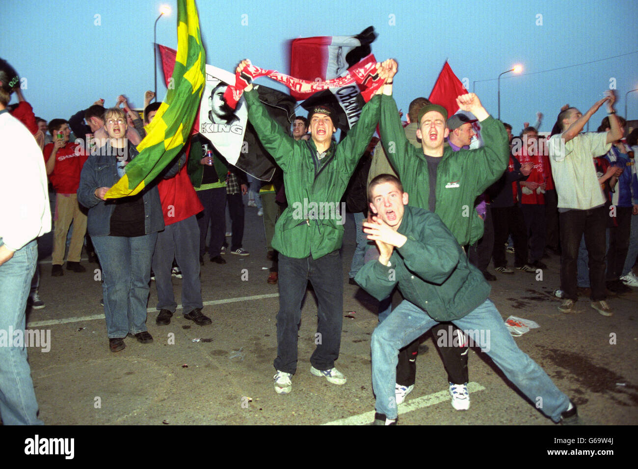 Manchester united fans celebrating championship win hi-res stock ...
