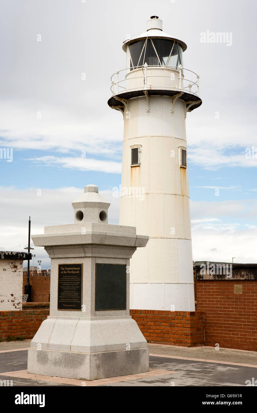 UK, County Durham, Hartlepool Headland, Bath Terrace, lighthouse and ...