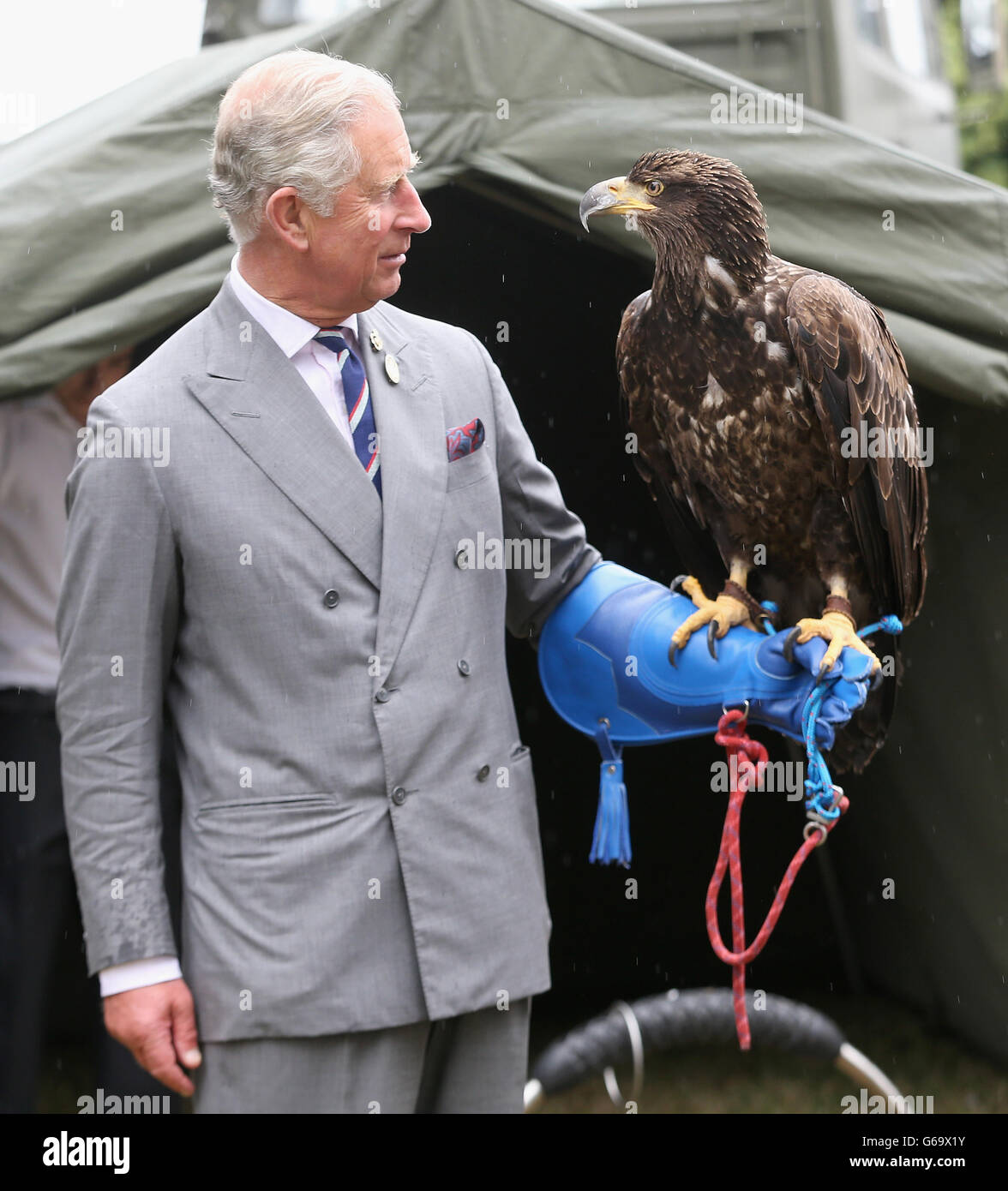 Royal visit to the sandringham flower show hi-res stock photography and ...