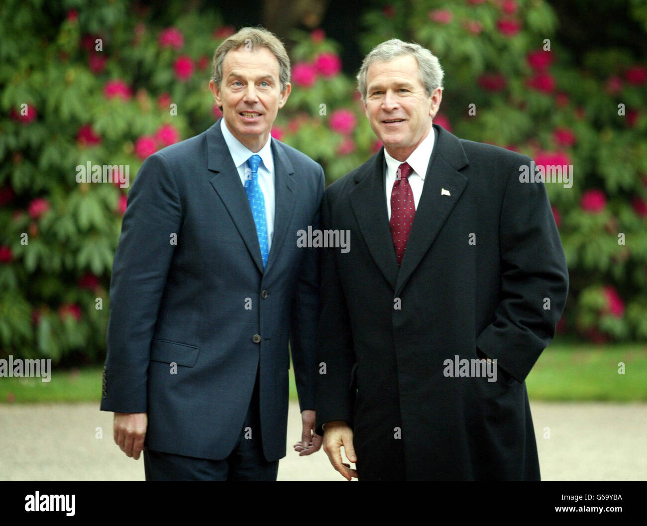 George Bush meets Tony Blair - Belfast Stock Photo - Alamy