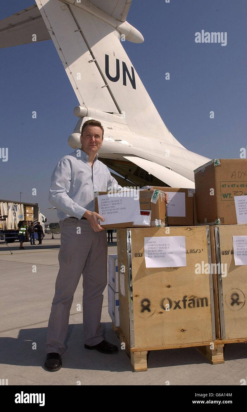 Oxfam flight bound iraq hi-res stock photography and images - Alamy