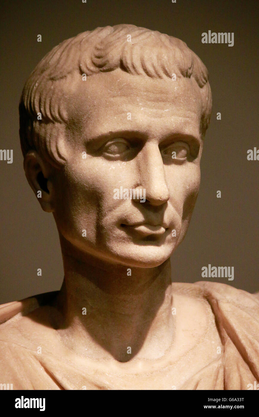 Skulptur/ Bueste: Julius Caesar, Berlin Stock Photo - Alamy