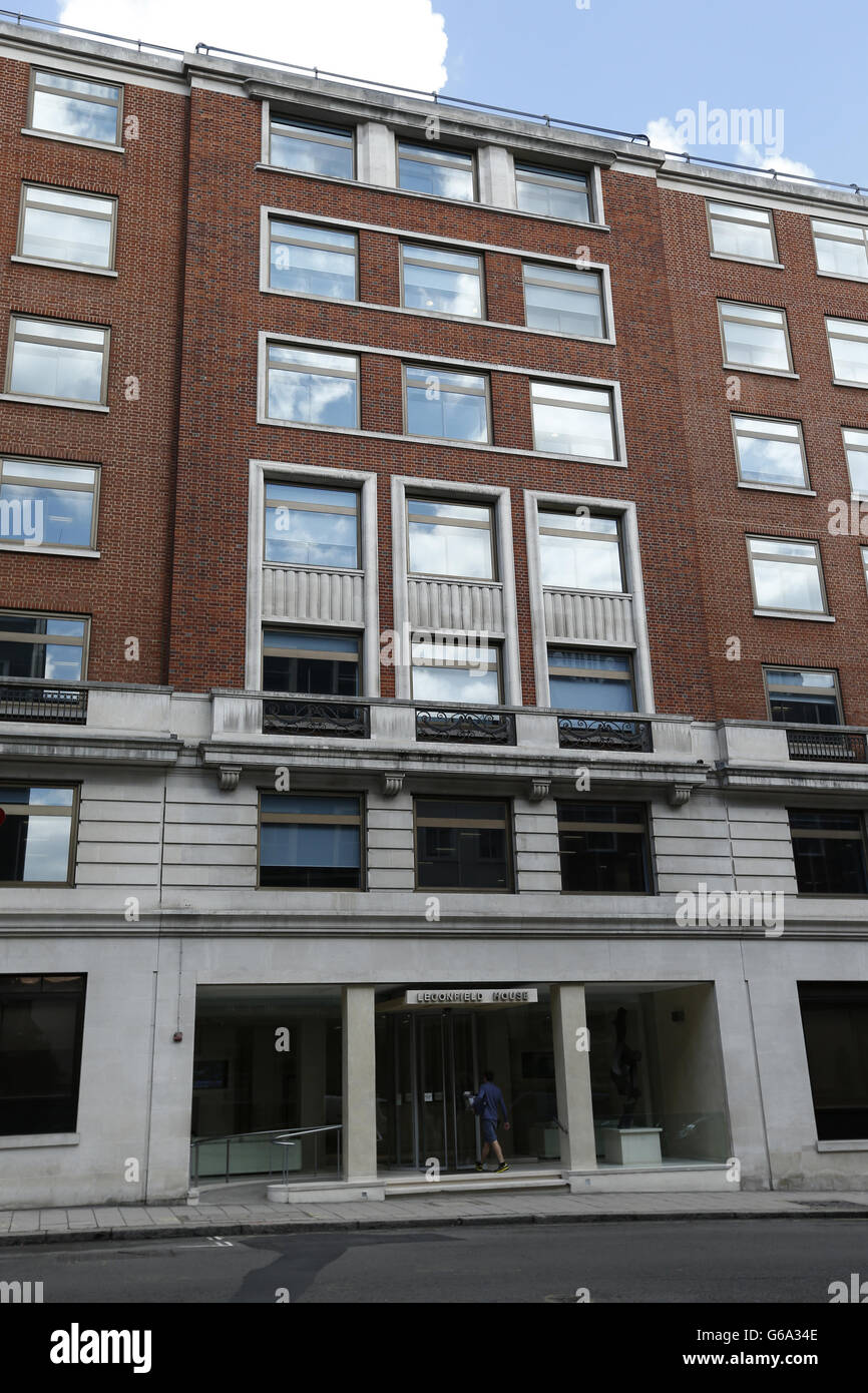 Leconfield house curzon street hi-res stock photography and images - Alamy