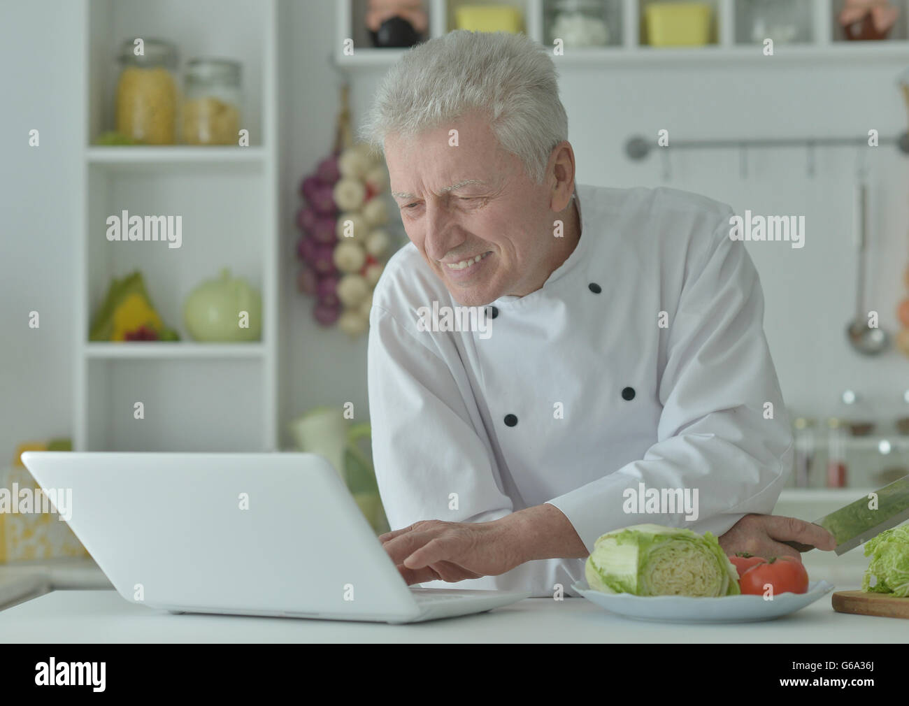 elderly male chef Stock Photo - Alamy