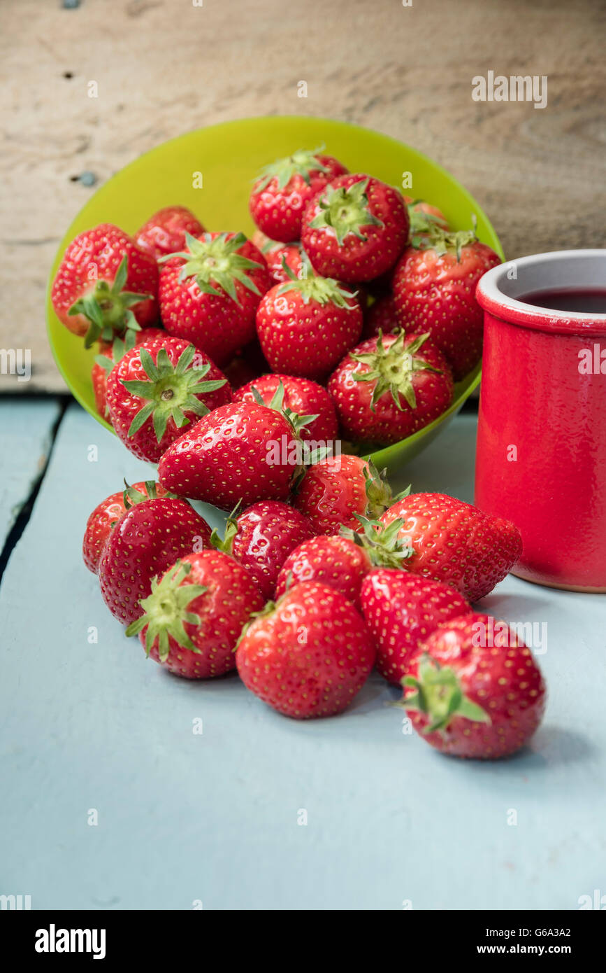 Scattered fruits hi-res stock photography and images - Alamy