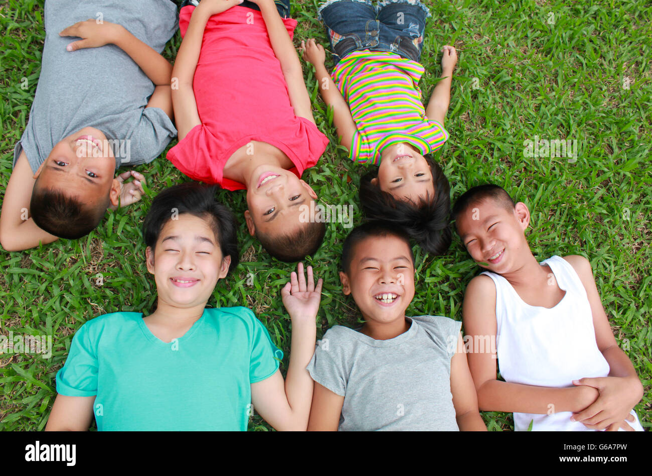 Six children playing hi-res stock photography and images - Alamy