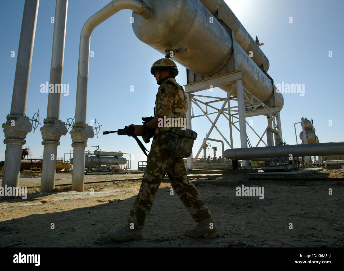 British troops patrol oil plant Stock Photo - Alamy