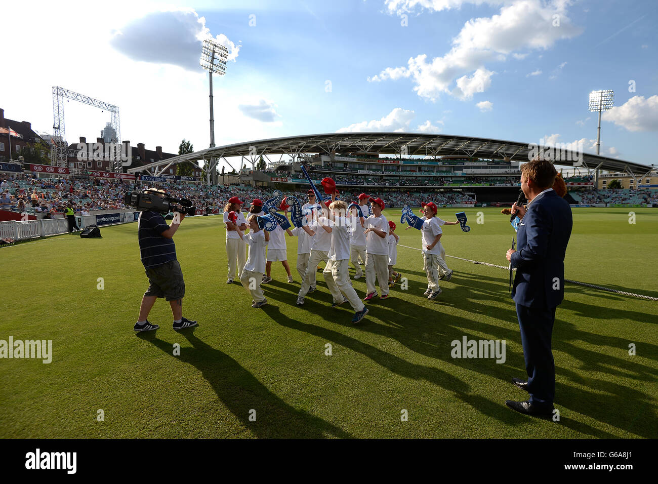 Cricket - Friends Life T20 - South Group - Surrey v Kent Spitfires ...