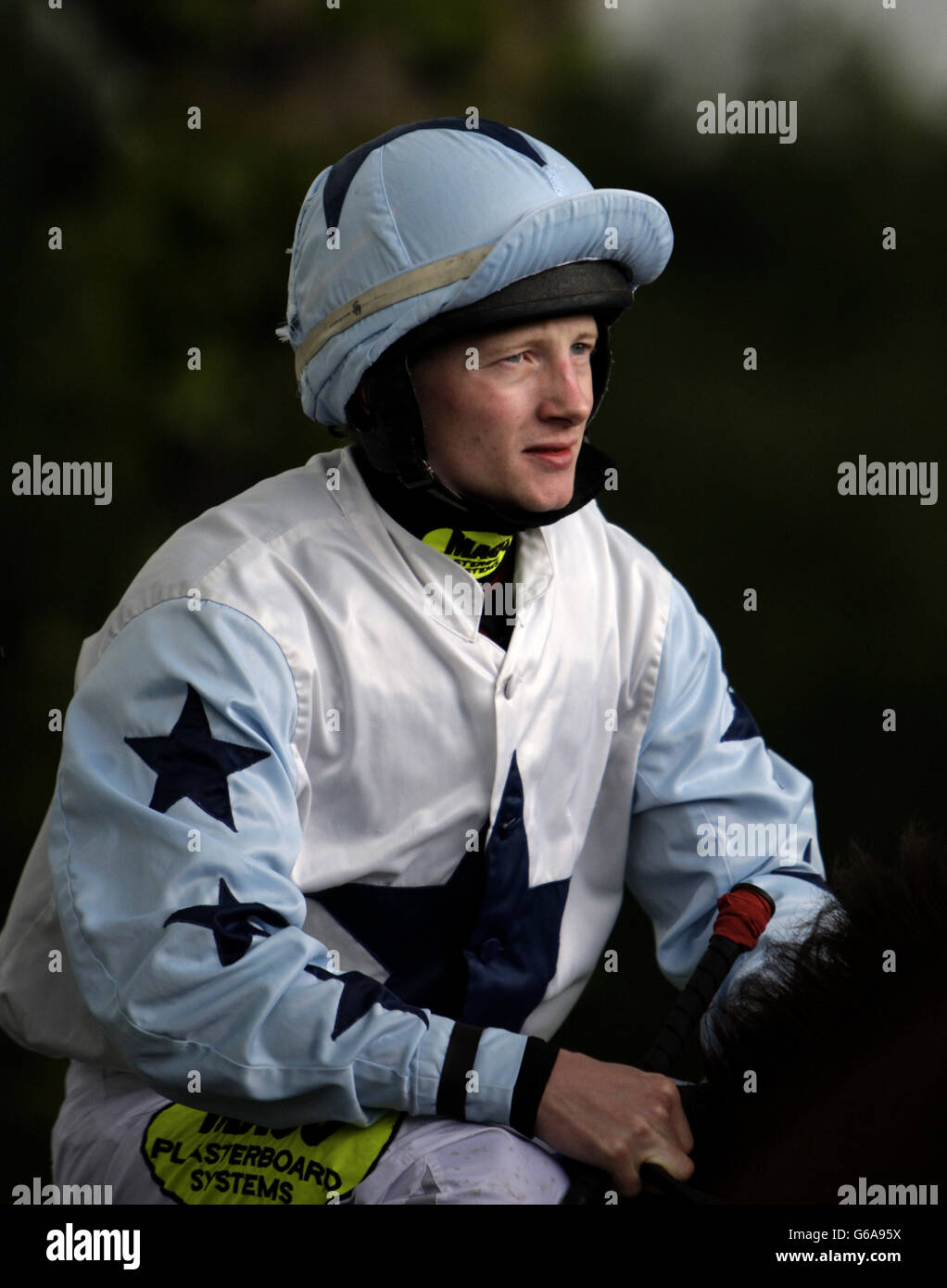 Jockey william carson at nottingham racecourse hi-res stock photography ...