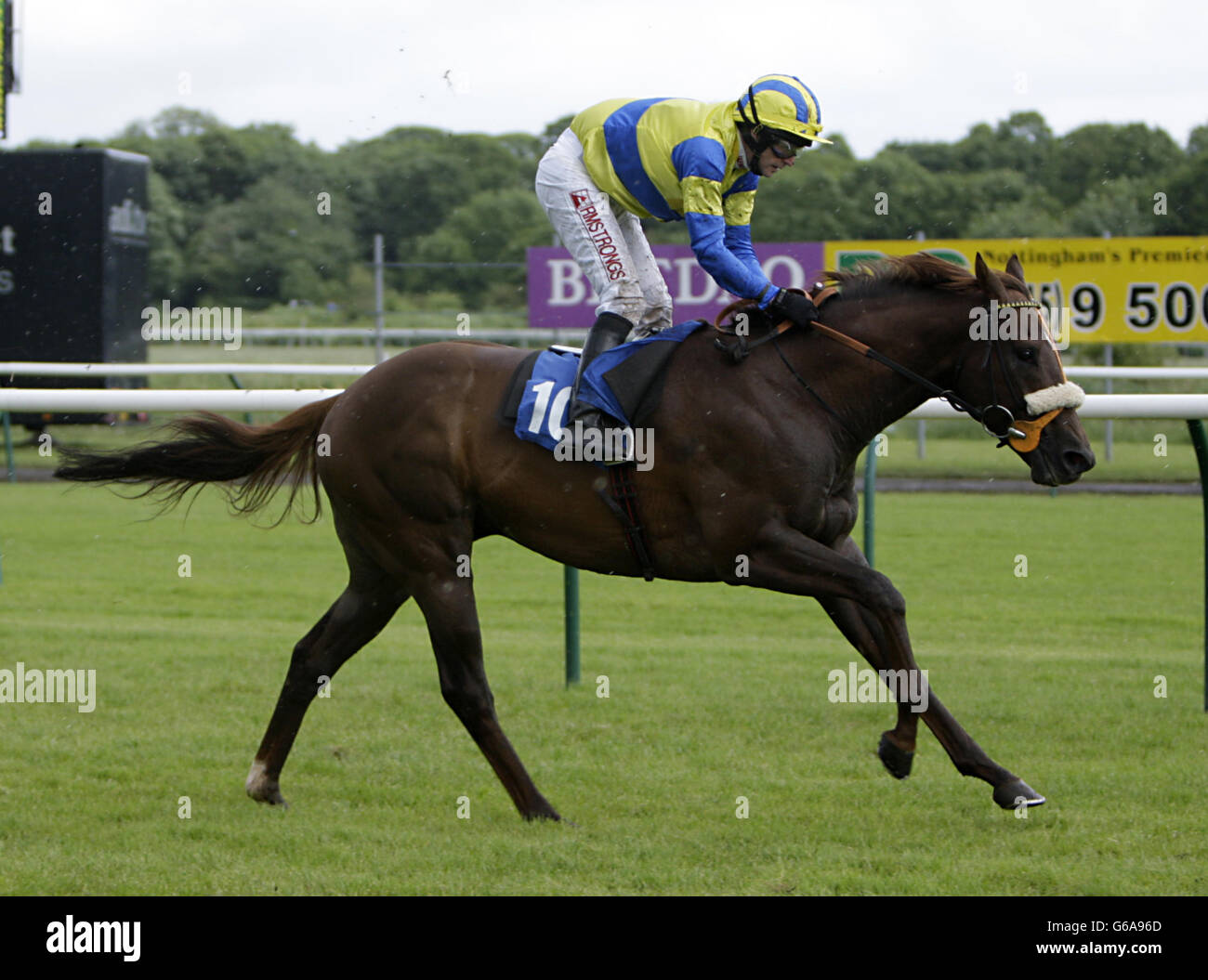 Horse Racing - Nottingham Racecourse Stock Photo - Alamy