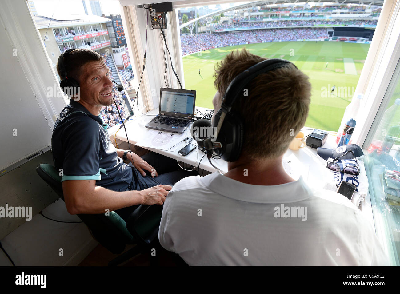 Cricket commentary hi-res stock photography and images - Alamy