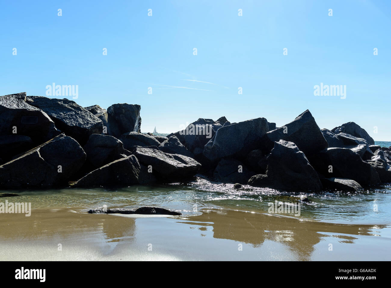 Rocks at the Venice beach in Los Angeles, California USA Stock Photo ...