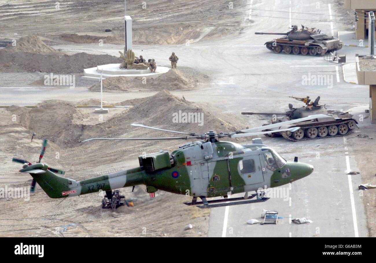 Military - Mk7 Lynx Helicopters - Basra, Iraq Stock Photo - Alamy