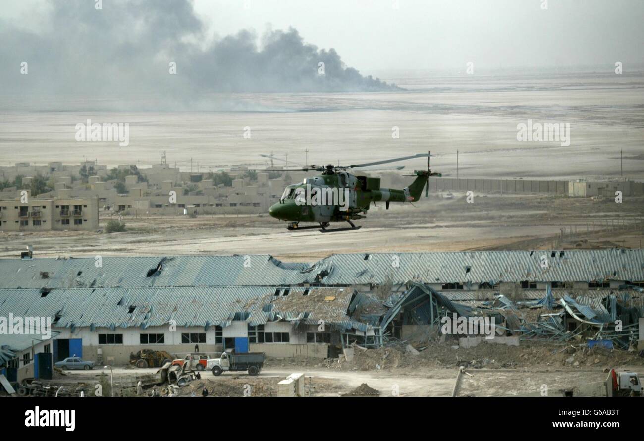 Mk7 Lynx helicopters over Basra Stock Photo - Alamy