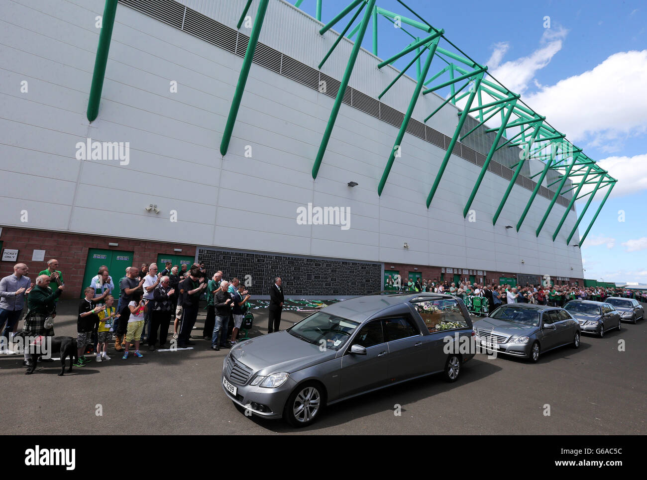 Lawrie Reilly funeral Stock Photo - Alamy