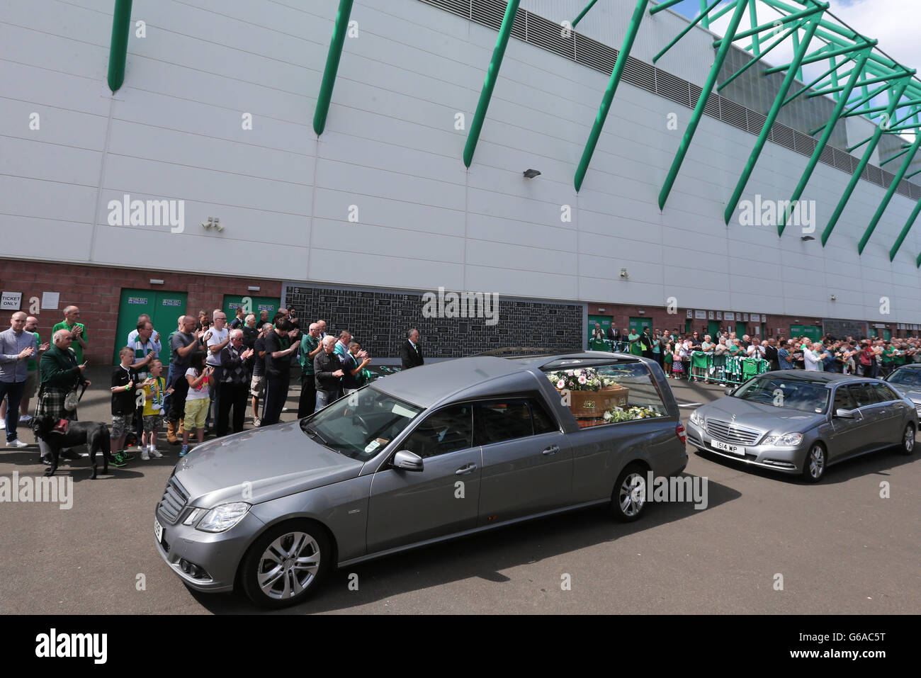 Lawrie Reilly funeral Stock Photo - Alamy