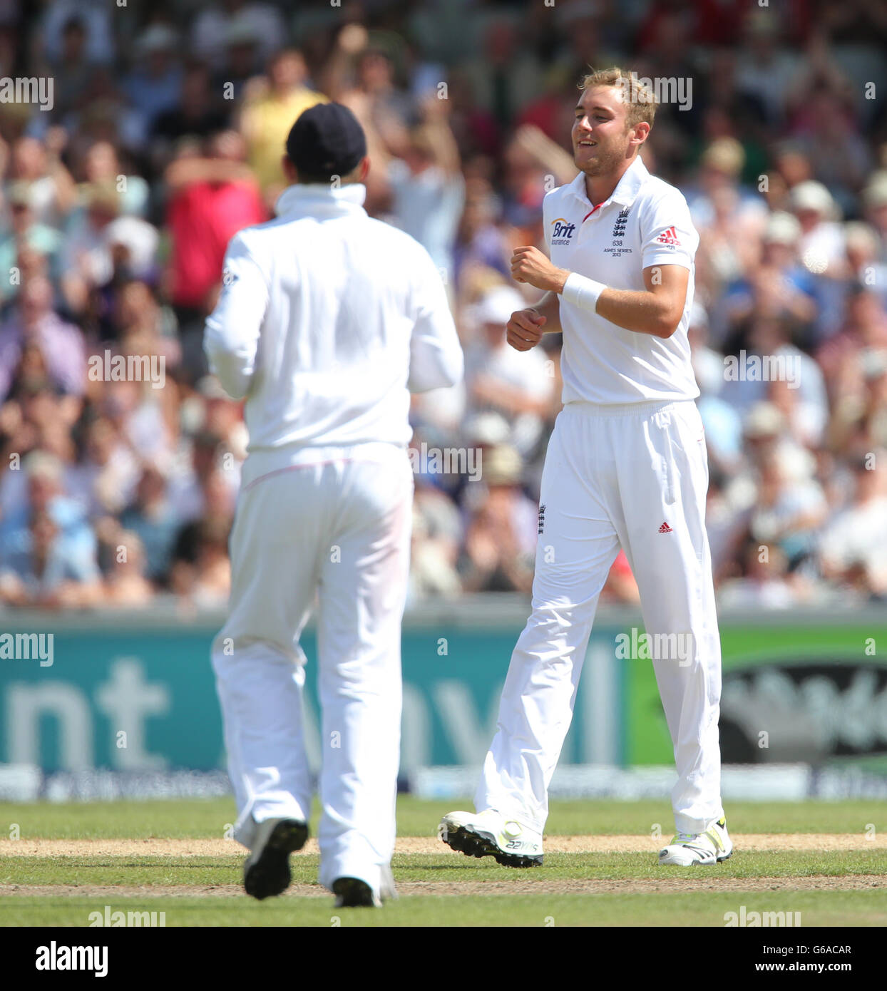 England bowler Stuart Broad celebrates taking wicket of Australia ...