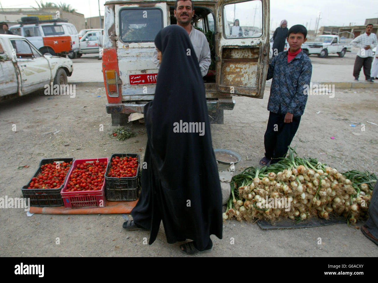 Basra iraq market hi-res stock photography and images - Alamy