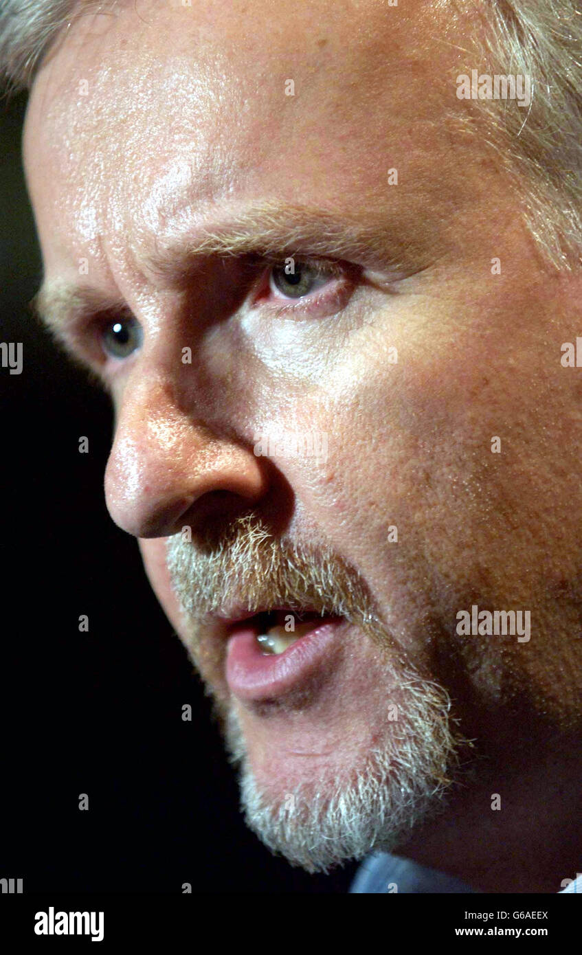 Cameron - Ghosts of the Abyss Stock Photo - Alamy