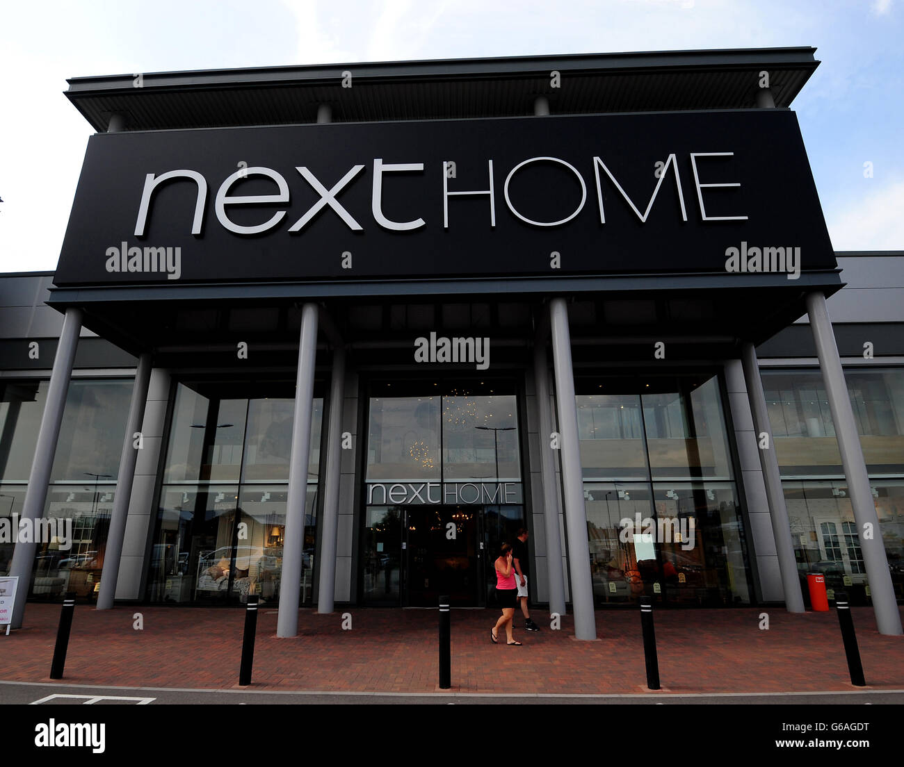 Next store exterior hi-res stock photography and images - Alamy