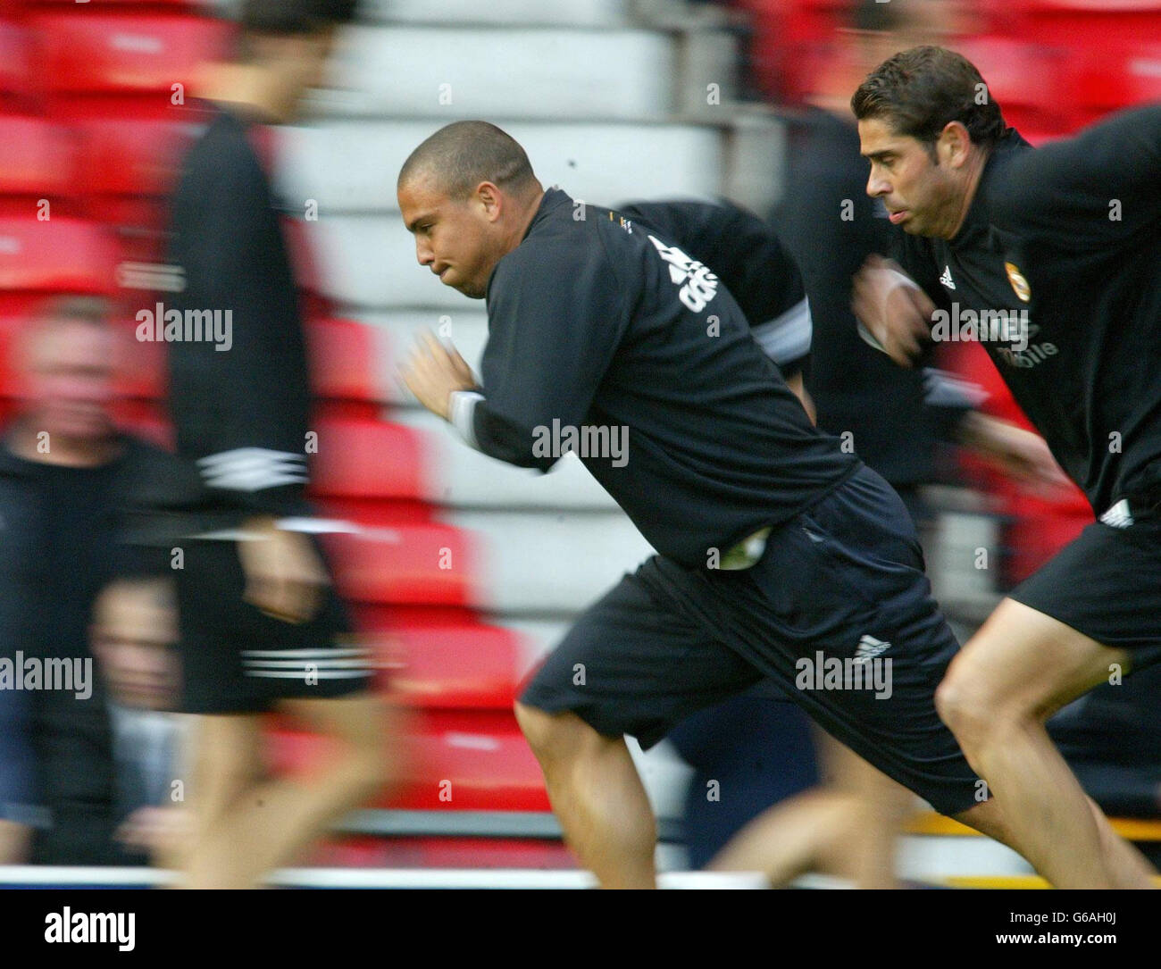 Ronaldo manchester united 2003 hi-res stock photography and images - Alamy