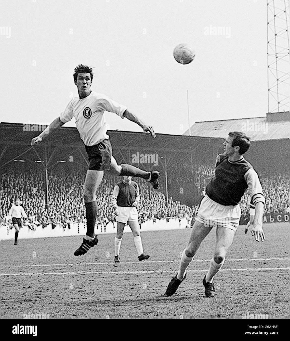 Tony Hateley soars to head the ball Stock Photo - Alamy