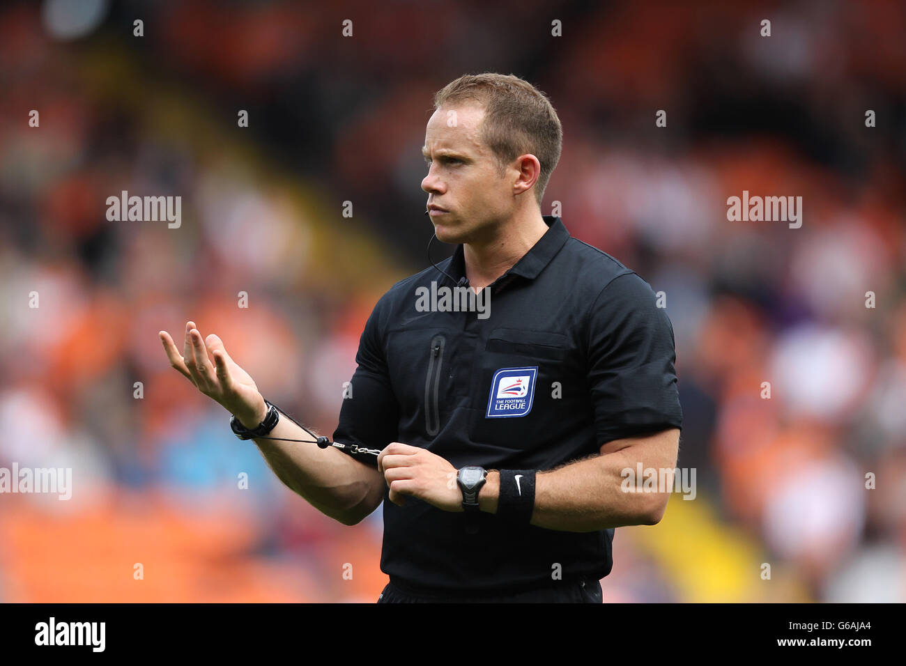 Stephen martin referee hi-res stock photography and images - Alamy