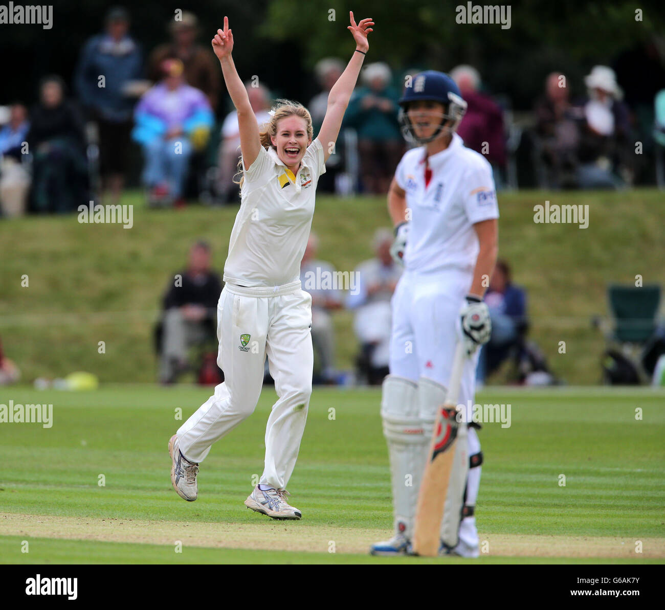 Australia bowler holly ferling hi-res stock photography and images - Alamy