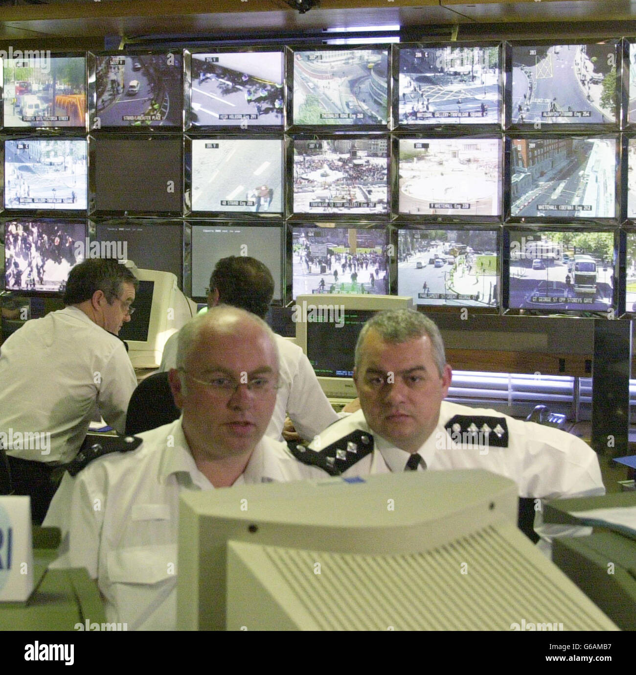 Met polices hi-res stock photography and images - Alamy