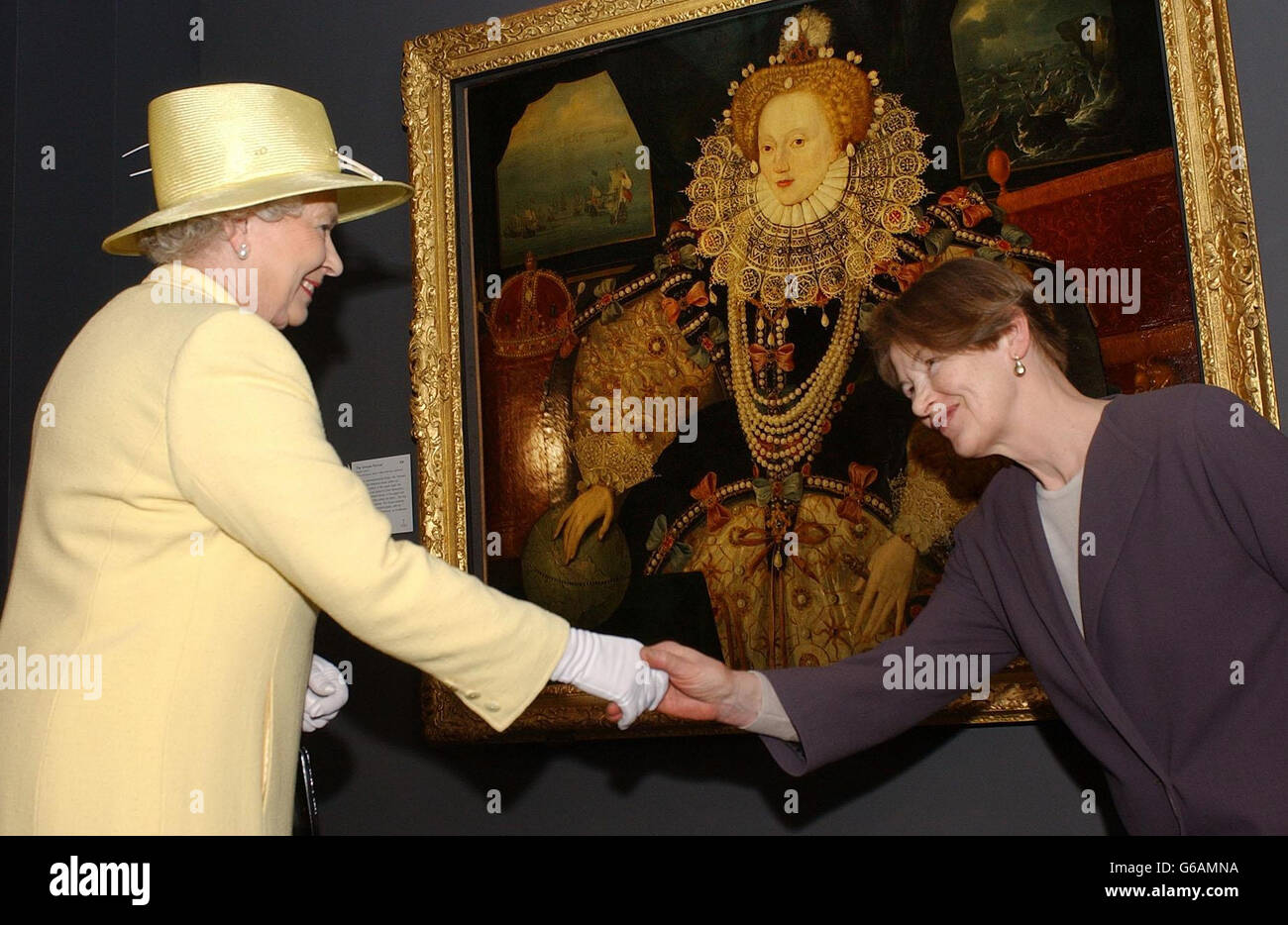 Queen Visits Queen Elizabeth I Exhibition Stock Photo - Alamy