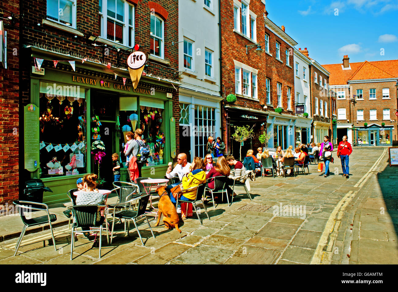 Swinegate york hi-res stock photography and images - Alamy