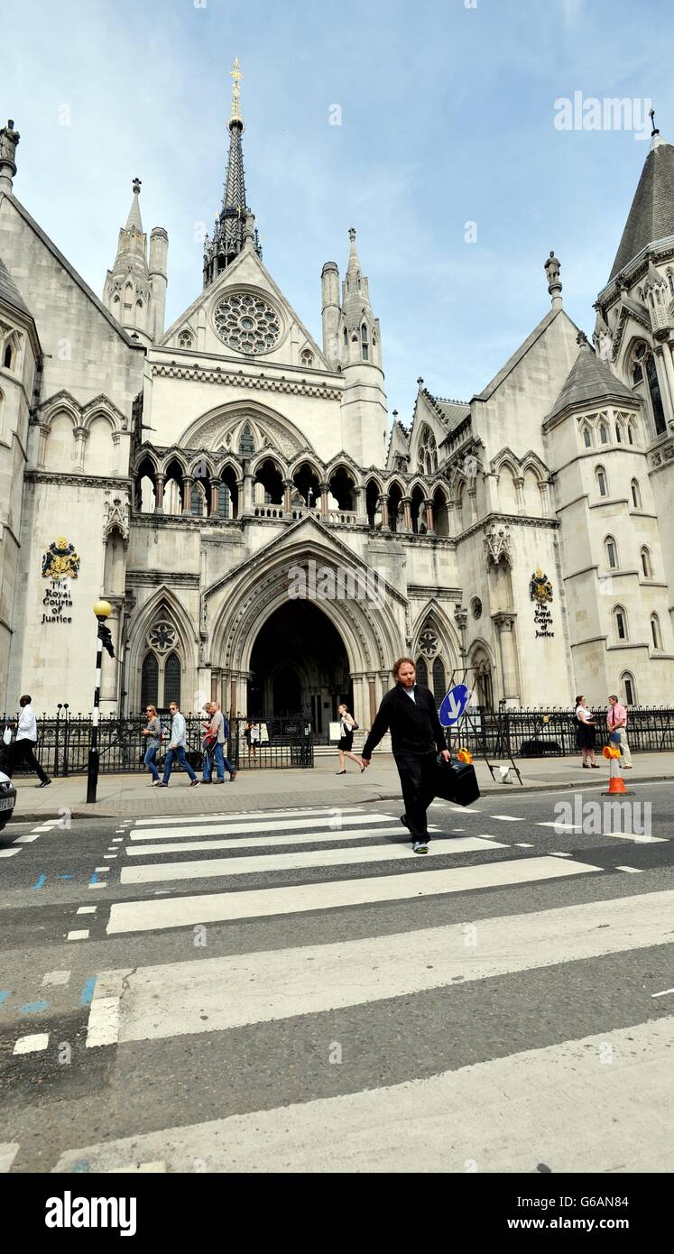 The royal courts of justice strand hi-res stock photography and images ...